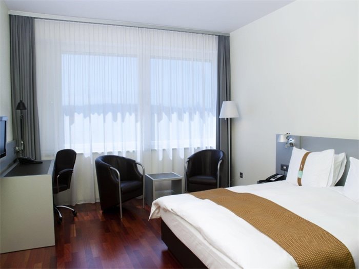Holiday Inn Bern Westside, Tagungshotel in Bern - Tagungshotels-online.de